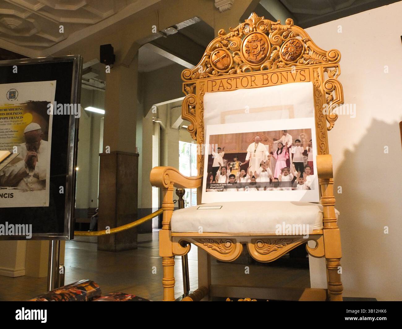Manila, Philippines. 24th Apr, 2025. The Papal Chair of the late Pope ...