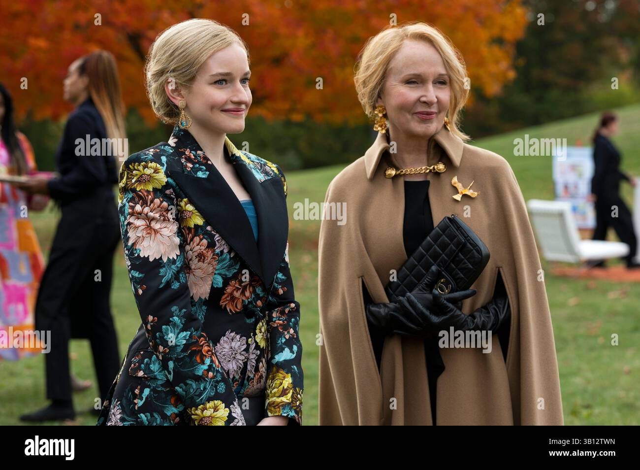 Julia Garner, Kate Burton , "Inventing Anna" (2022). Photo credit: David Giesbrecht/ Netflix ...