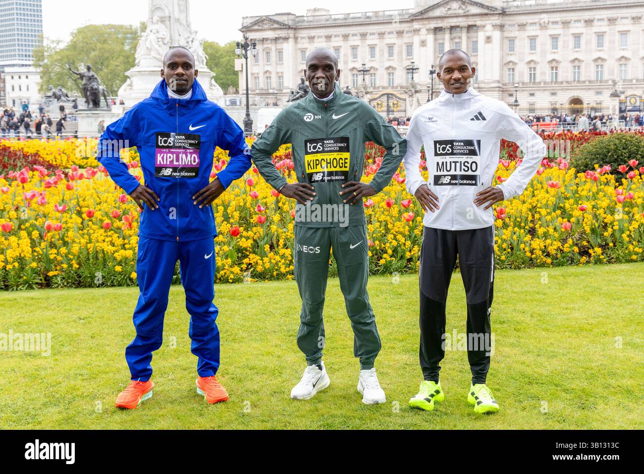 London, UK. 24th Apr, 2025. Elite Men Marathon runners, Jacob Kiplimo ...