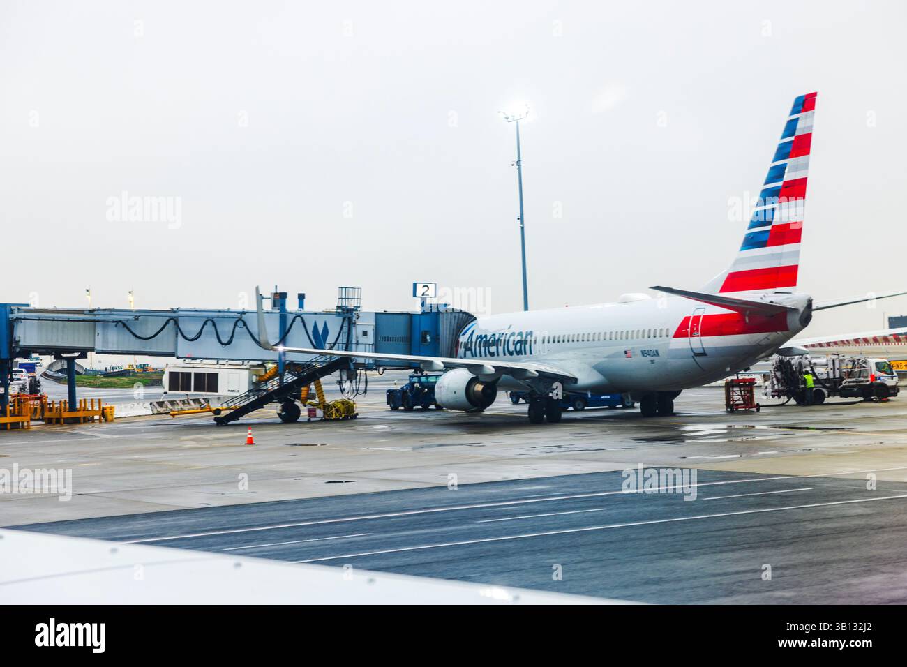 American Airlines plane connected to passenger jet bridge at JFK ...