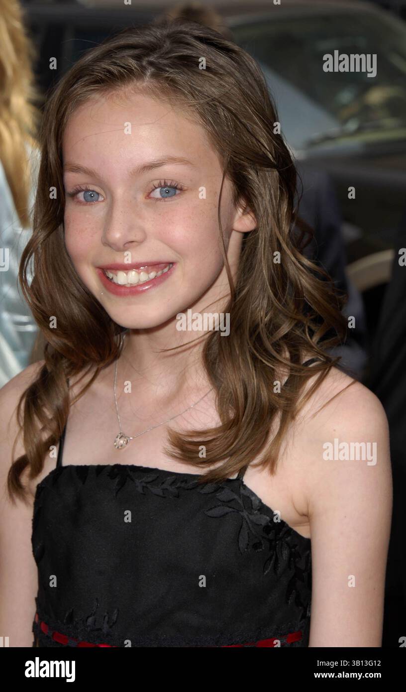 Julia winter charlie and the chocolate hi-res stock photography and ...