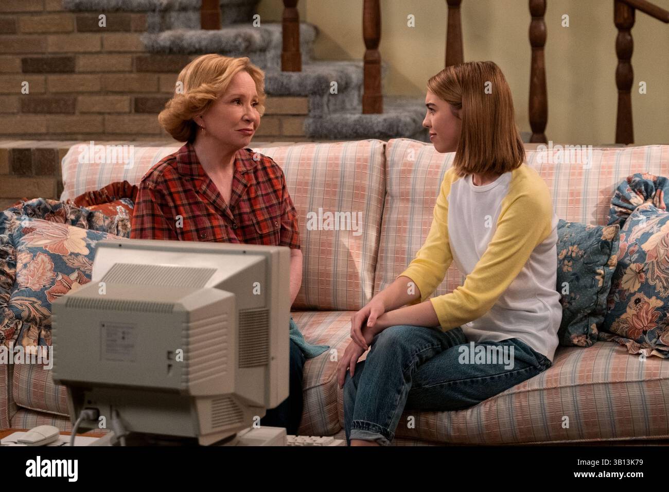 (L to R) Debra Jo Rupp as Kitty Forman, Callie Haverda as Leia Forman ...