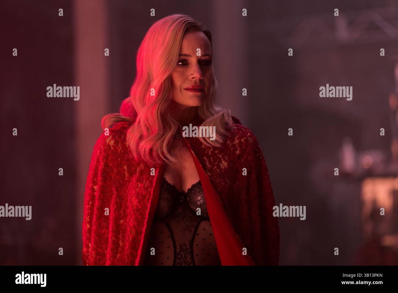 "The Fall of the House of Usher" (2023). Carla Gugino as Verna in ...