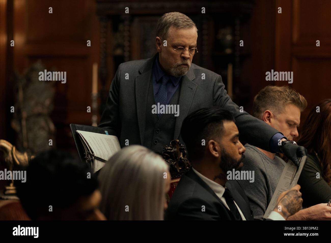 "The Fall of the House of Usher" (2023). (L to R) Mark Hamill as Arthur ...