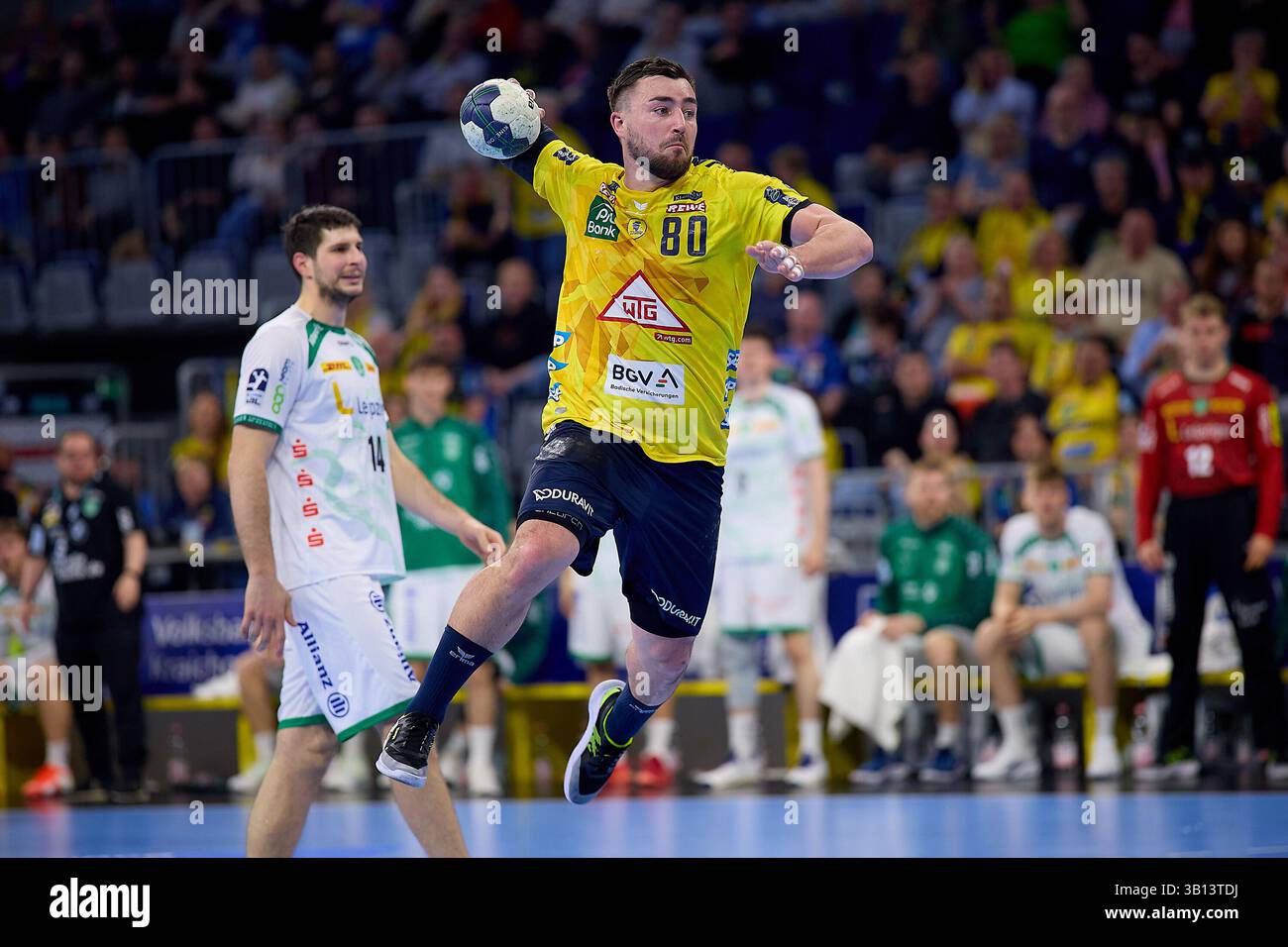 Sprungwurf Jannik Kohlbacher (Rhein-Neckar Loewen, #80) GER, Rhein ...