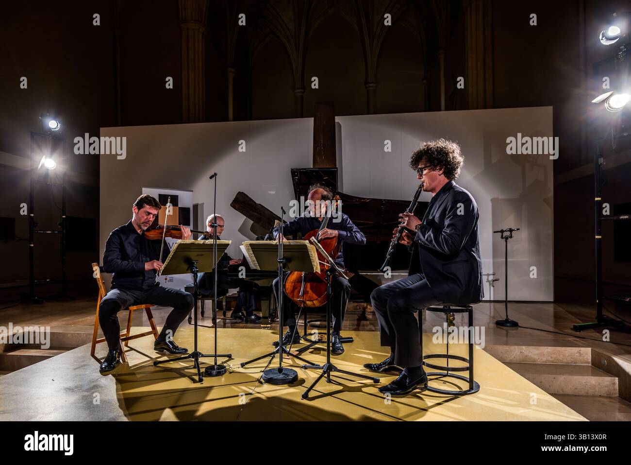 Fin de los tiempos hi-res stock photography and images - Alamy