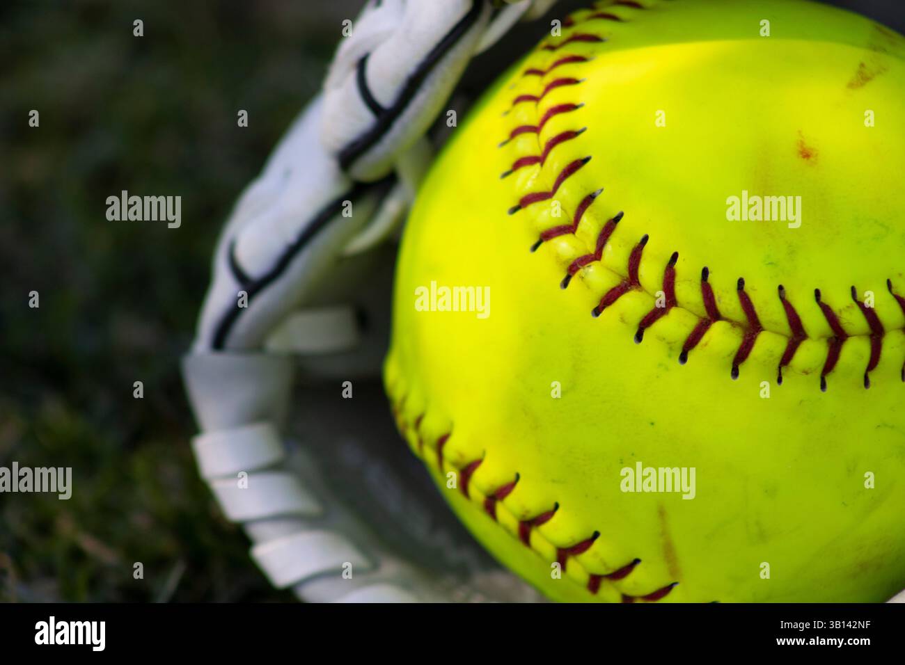 Softball field match hi-res stock photography and images - Alamy
