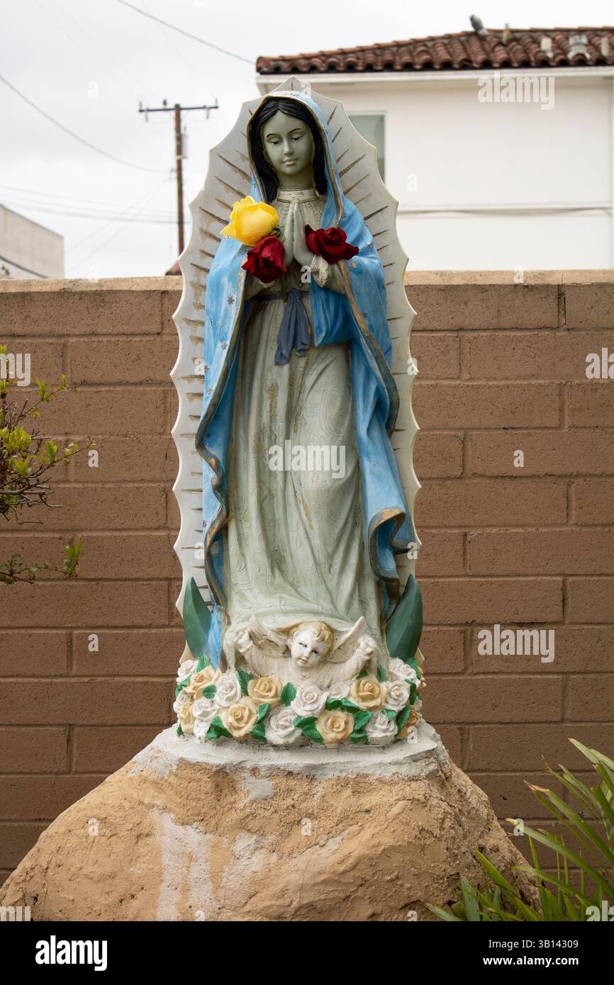 catholic statue of mother mary Stock Photo - Alamy