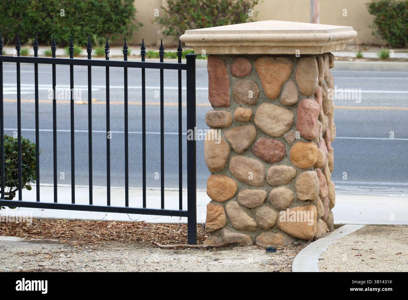 Wrought iron fence corner hi-res stock photography and images - Alamy