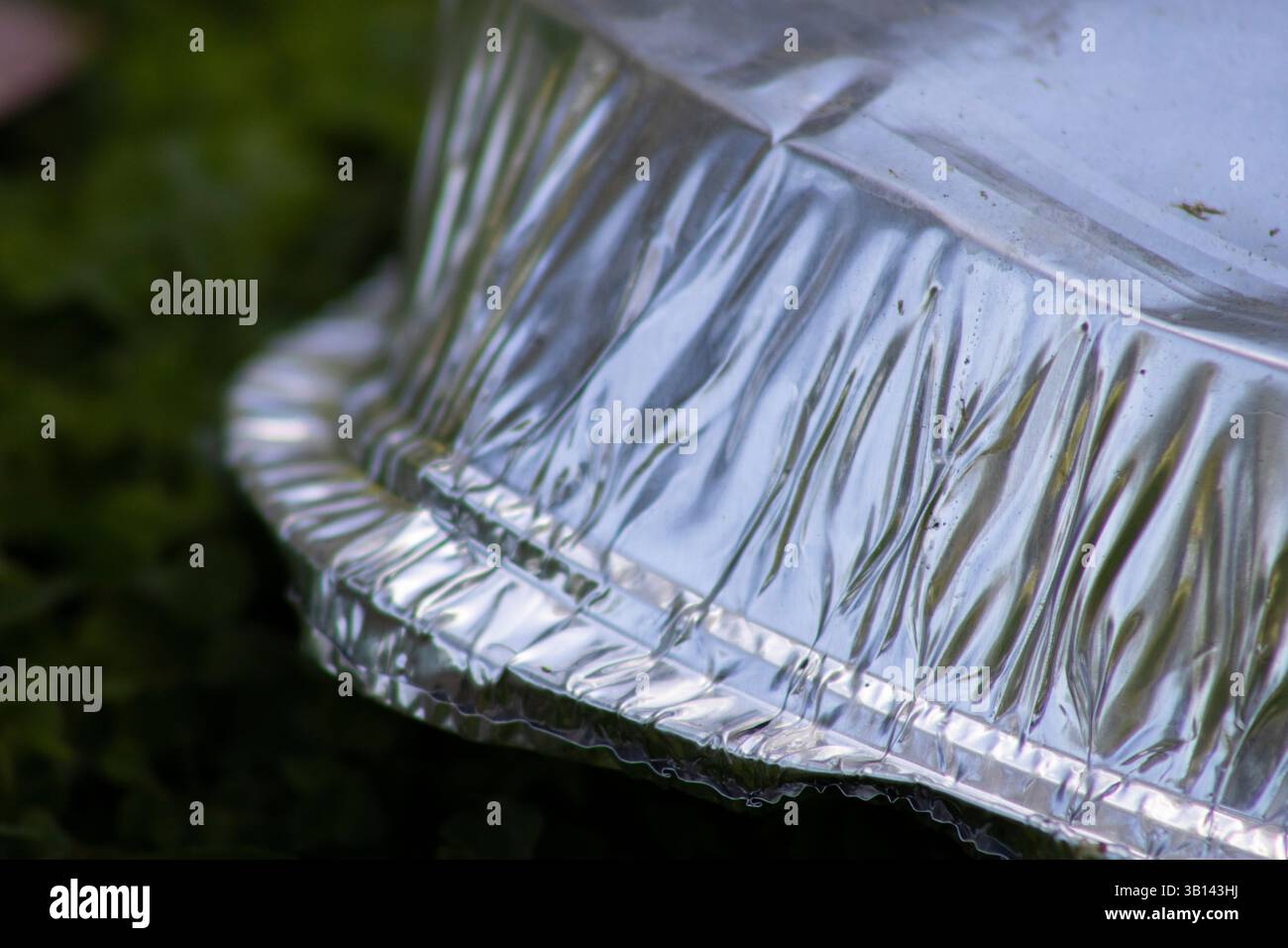 Silver food cover hi-res stock photography and images - Alamy