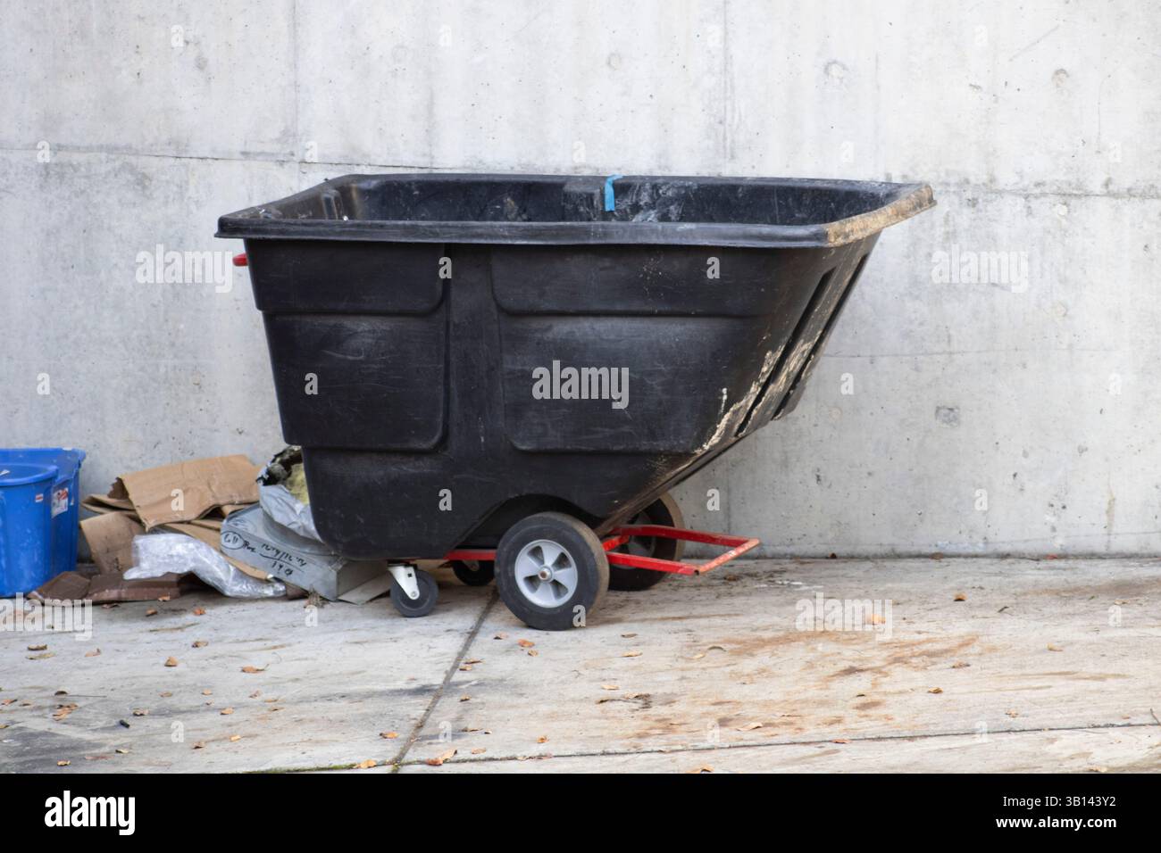 Construction waste dumpster hi-res stock photography and images - Alamy