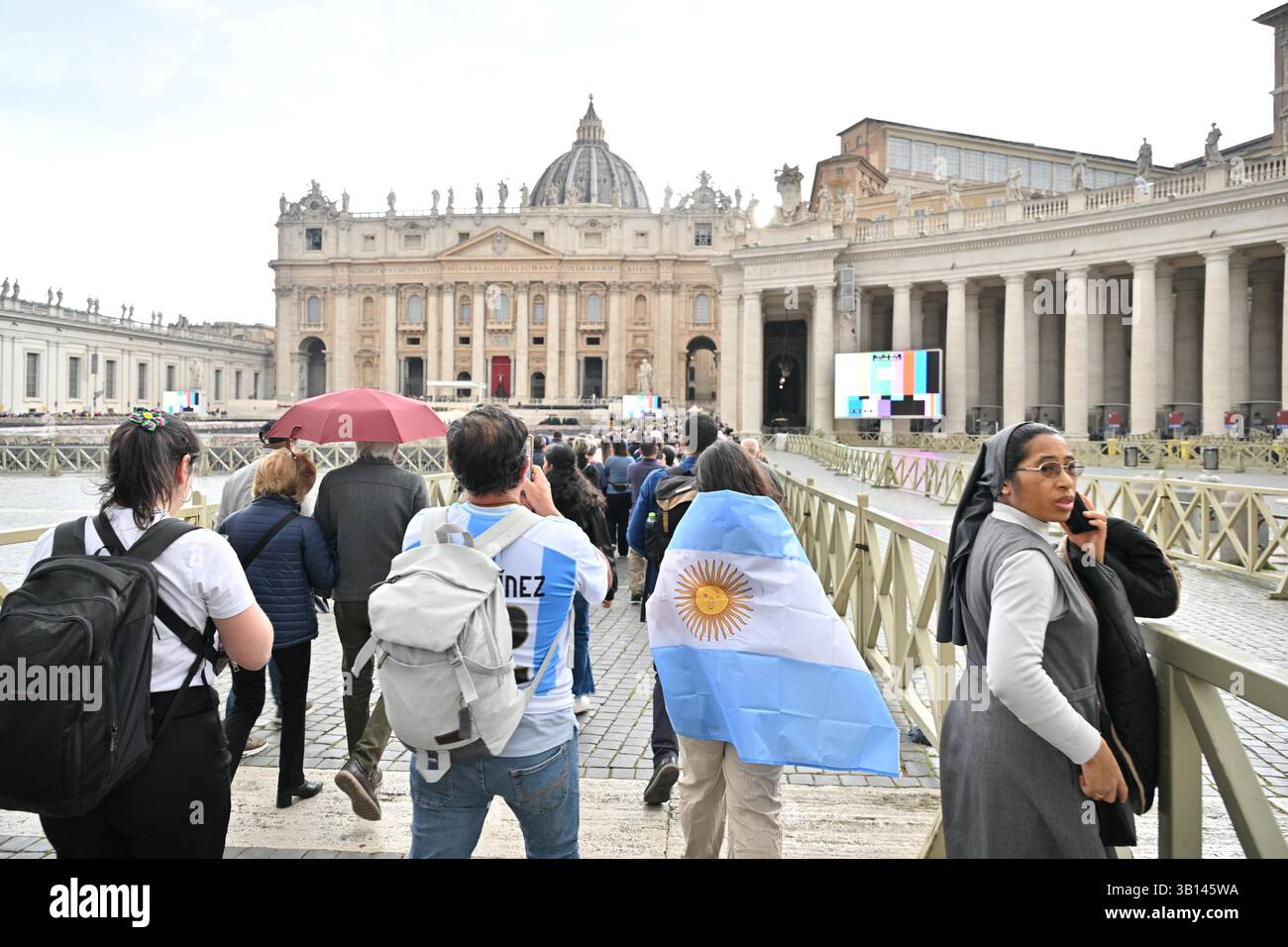 Roma, Italy. 24th Apr, 2025. Italy, march 29 st 2024: Homage of the ...