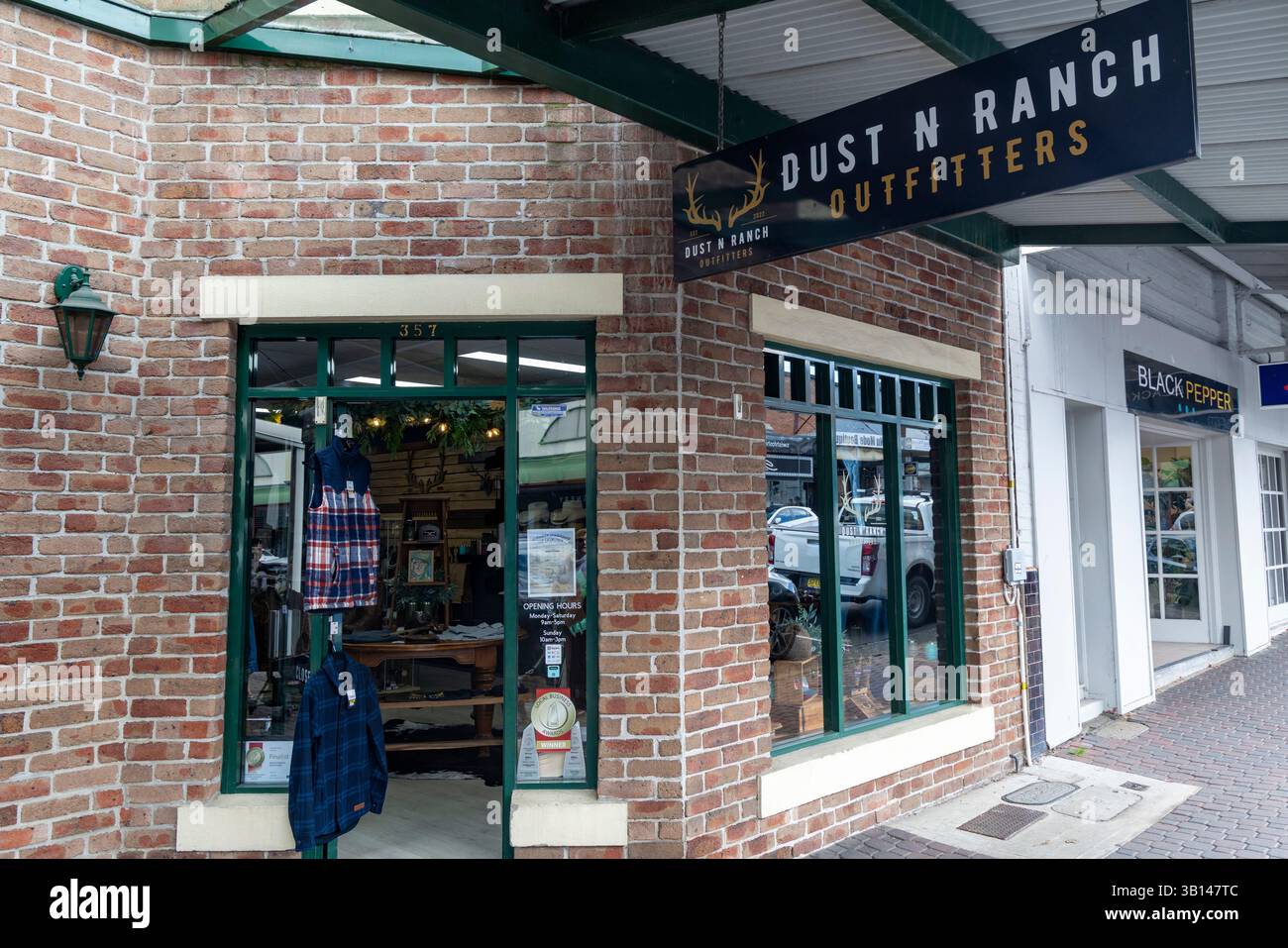 Country clothing store australia hi-res stock photography and images ...