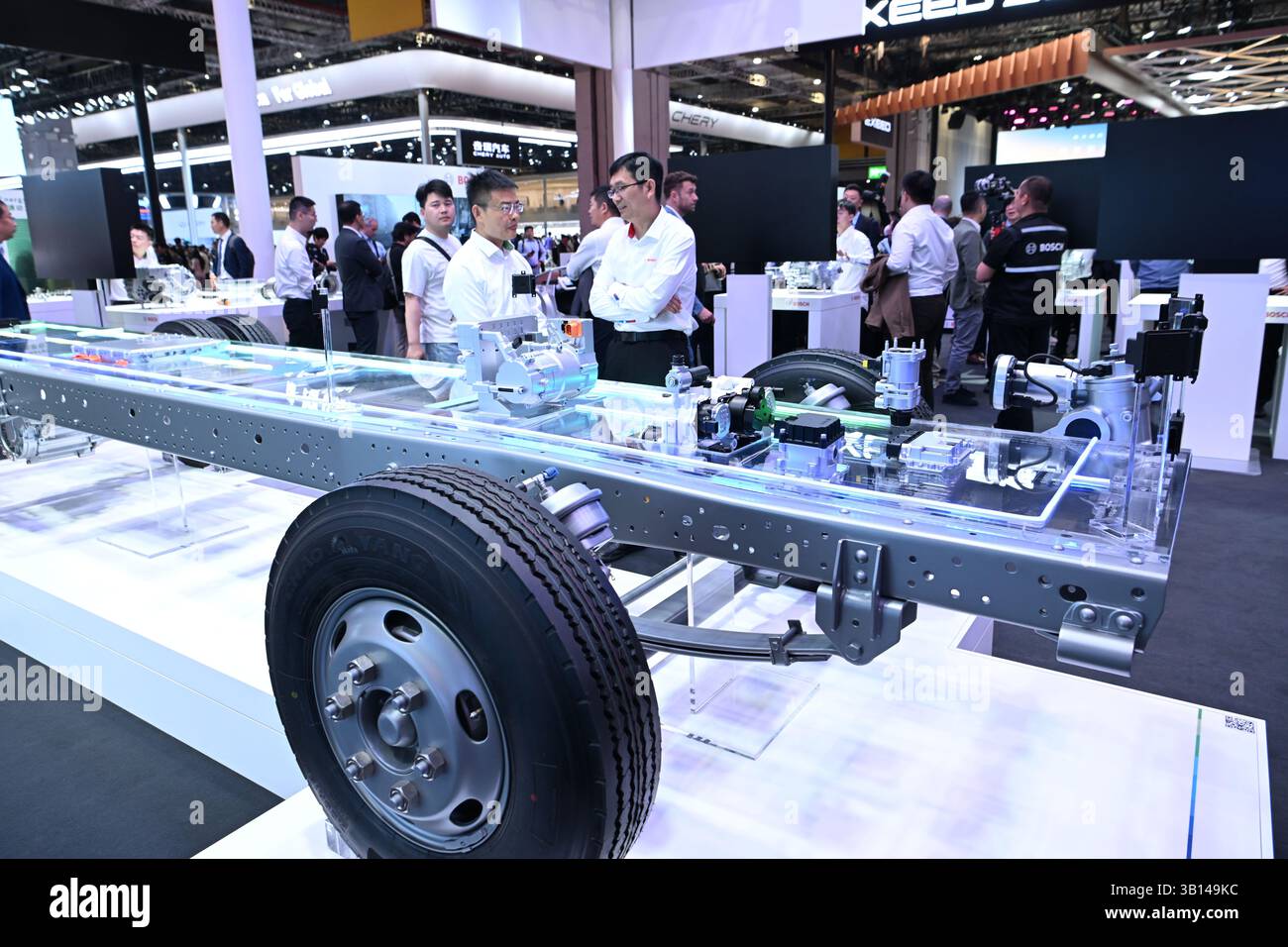 Visitors visited the BOSCH booth at the 2025 Shanghai International ...