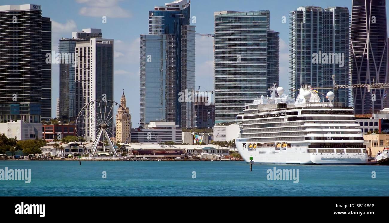Cruise ship at harbour in Miami, Florida, USA Stock Photo - Alamy