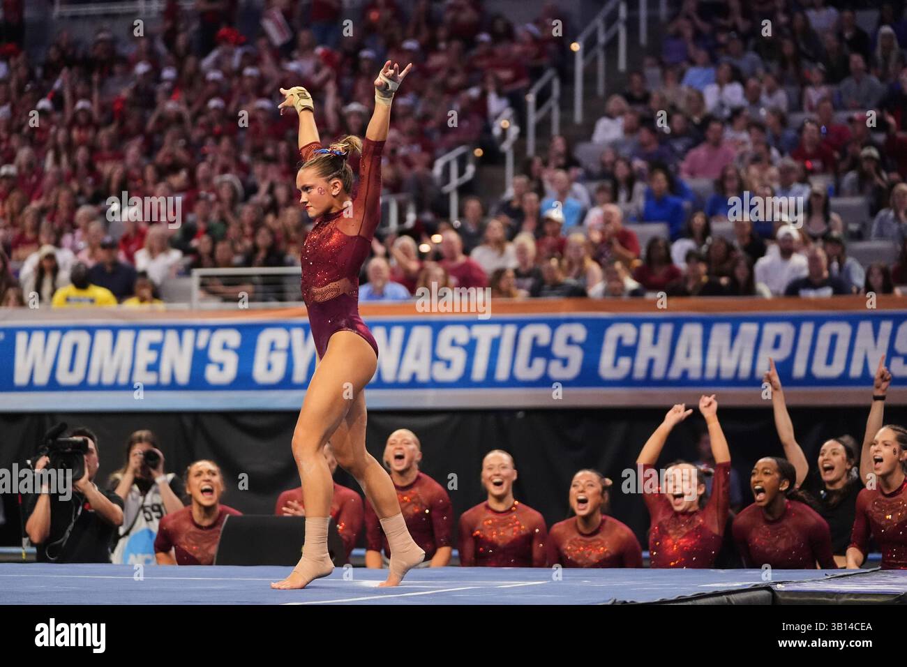 Oklahoma's Elle Mueller competes on the floor exercise during the NCAA ...