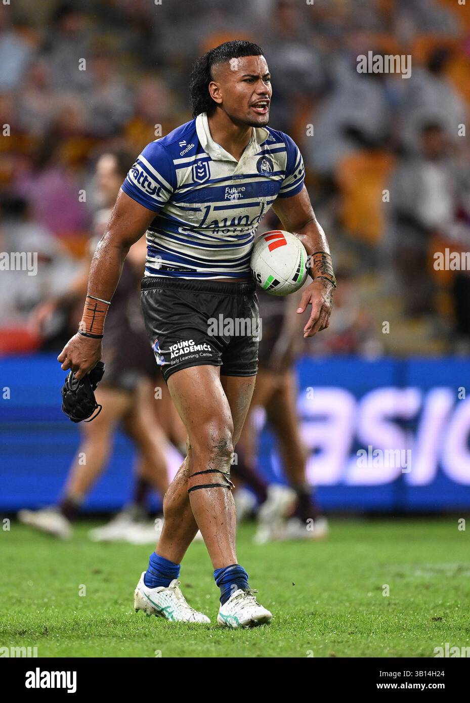 Stephen Crichton of the Bulldogs during the NRL Round 8 match between ...