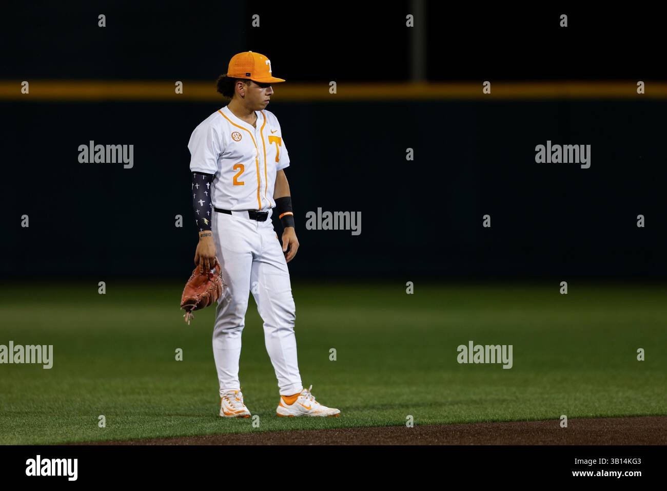 Tennessee Volunteers shortstop Ariel Antigua (2) on defense against the ...