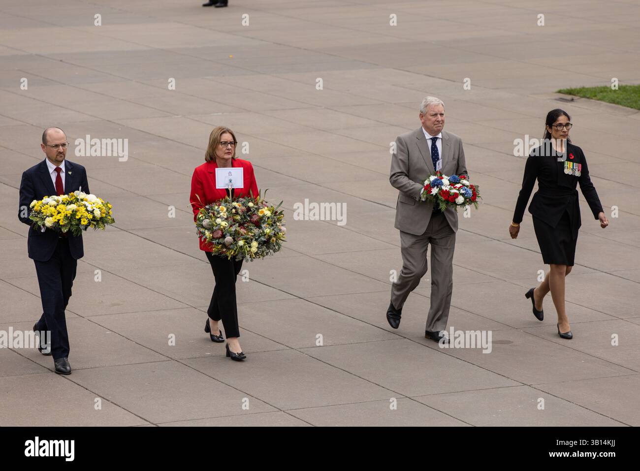 Victorian Premier Jacinta Allan (second-left) partecipate in a wreath ...
