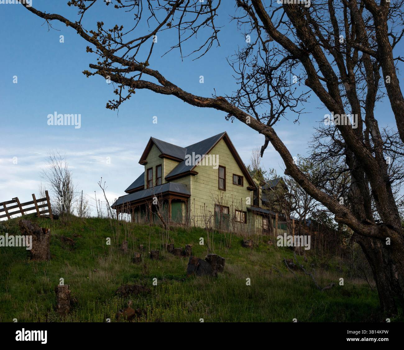 WA26518-00....WASHINGTON - Farm house at Columbia Hills Historic State ...