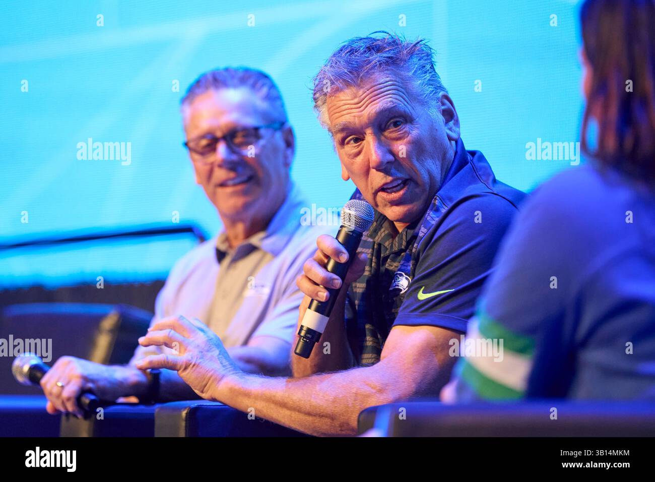 Former Seattle Seahawks' Steve Largent, left, and Jim Zorn, second from ...