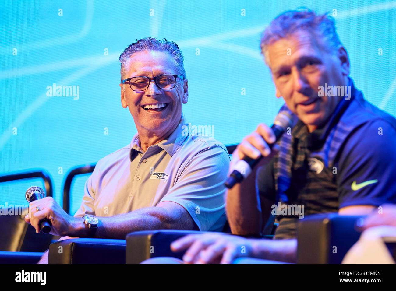 Former Seattle Seahawks' Steve Largent, left, and Jim Zorn, right, talk ...