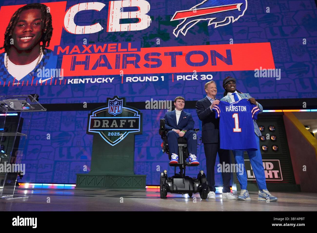 Kentucky cornerback Maxwell Hairston, right, poses with NFL Commissioner Roger Goodell after ...