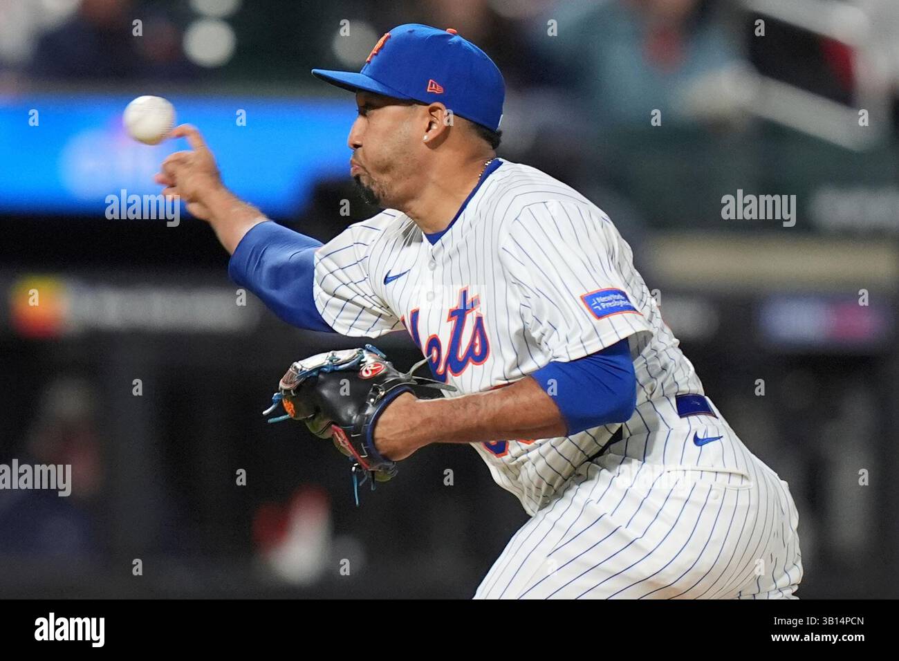 New York Mets' Edwin Díaz pitches during the ninth inning of a baseball ...