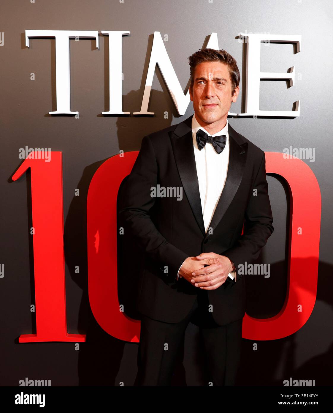 New York, United States. 24th Apr, 2025. David Muir arrives on the red ...