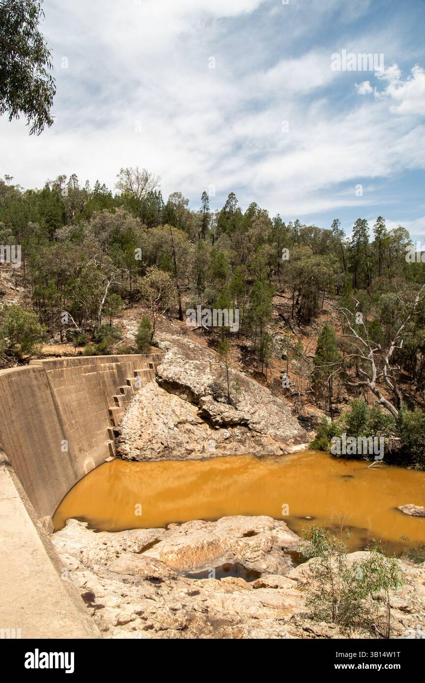 unique rock formation at Koorawatha Falls Stock Photo - Alamy