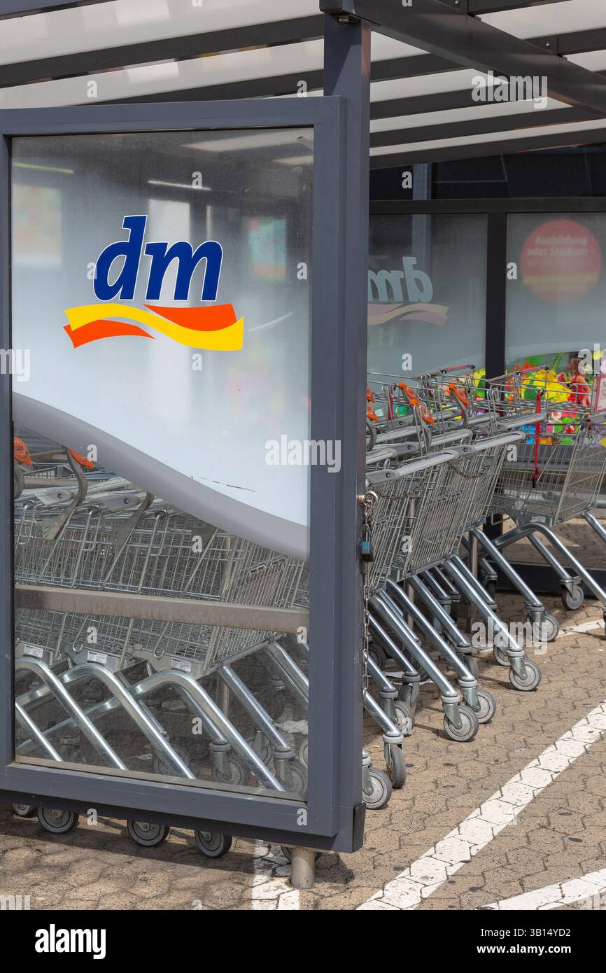 Dm shop logo hi-res stock photography and images - Alamy