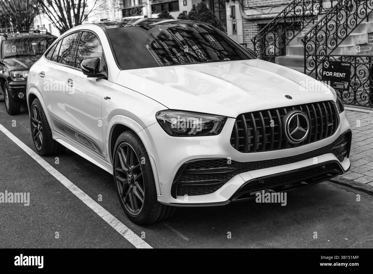 Mercedes benz gle 53 Black and White Stock Photos & Images - Alamy