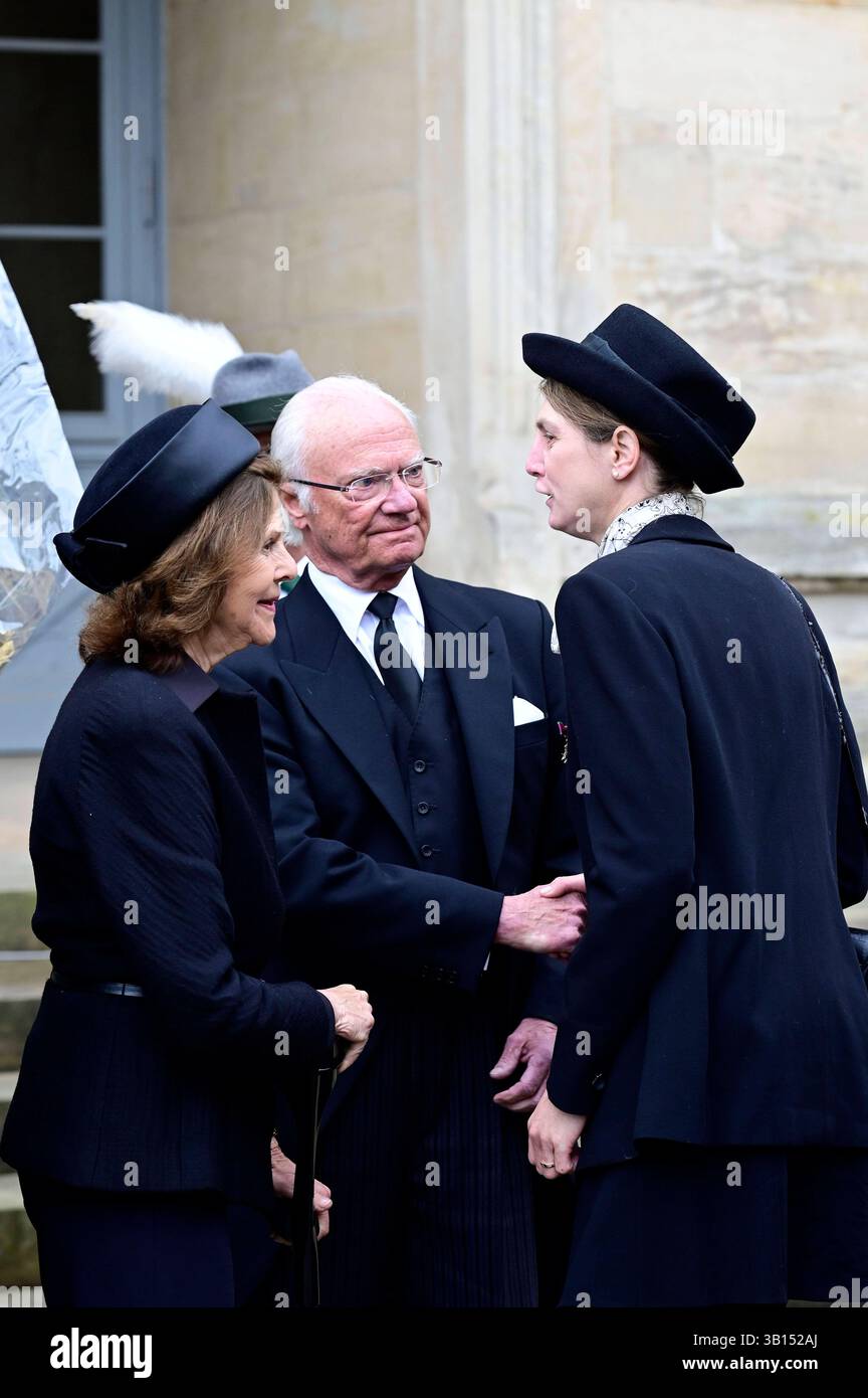 Königin Silvia von Schweden und König Carl Gustaf von Schweden bei der Trauerfeier für Andreas ...