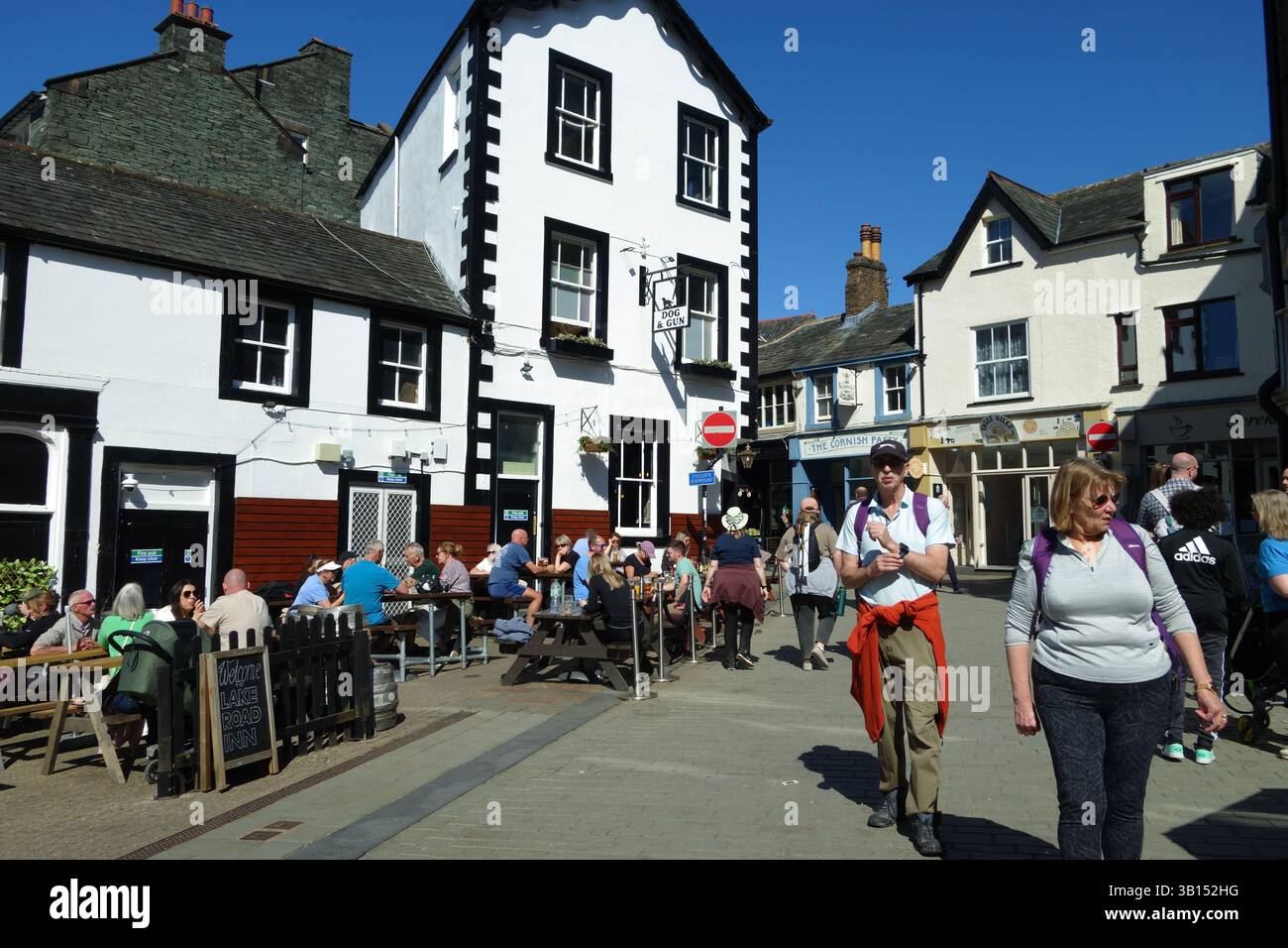 keswick town centre street scene Stock Photo - Alamy
