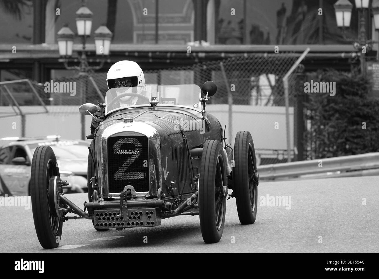 Cars in front hotel Black and White Stock Photos & Images - Alamy