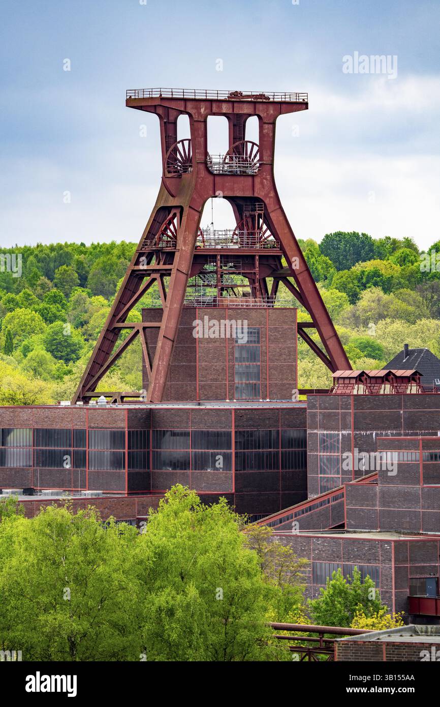 The grounds of the Zollverein Coal Mine Industrial Complex, UNESCO ...