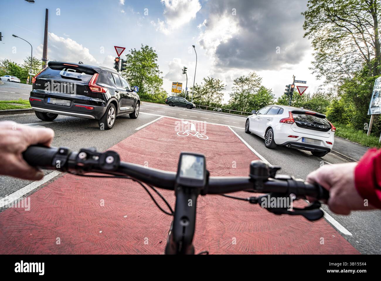 Road markings bikes only hi-res stock photography and images - Alamy