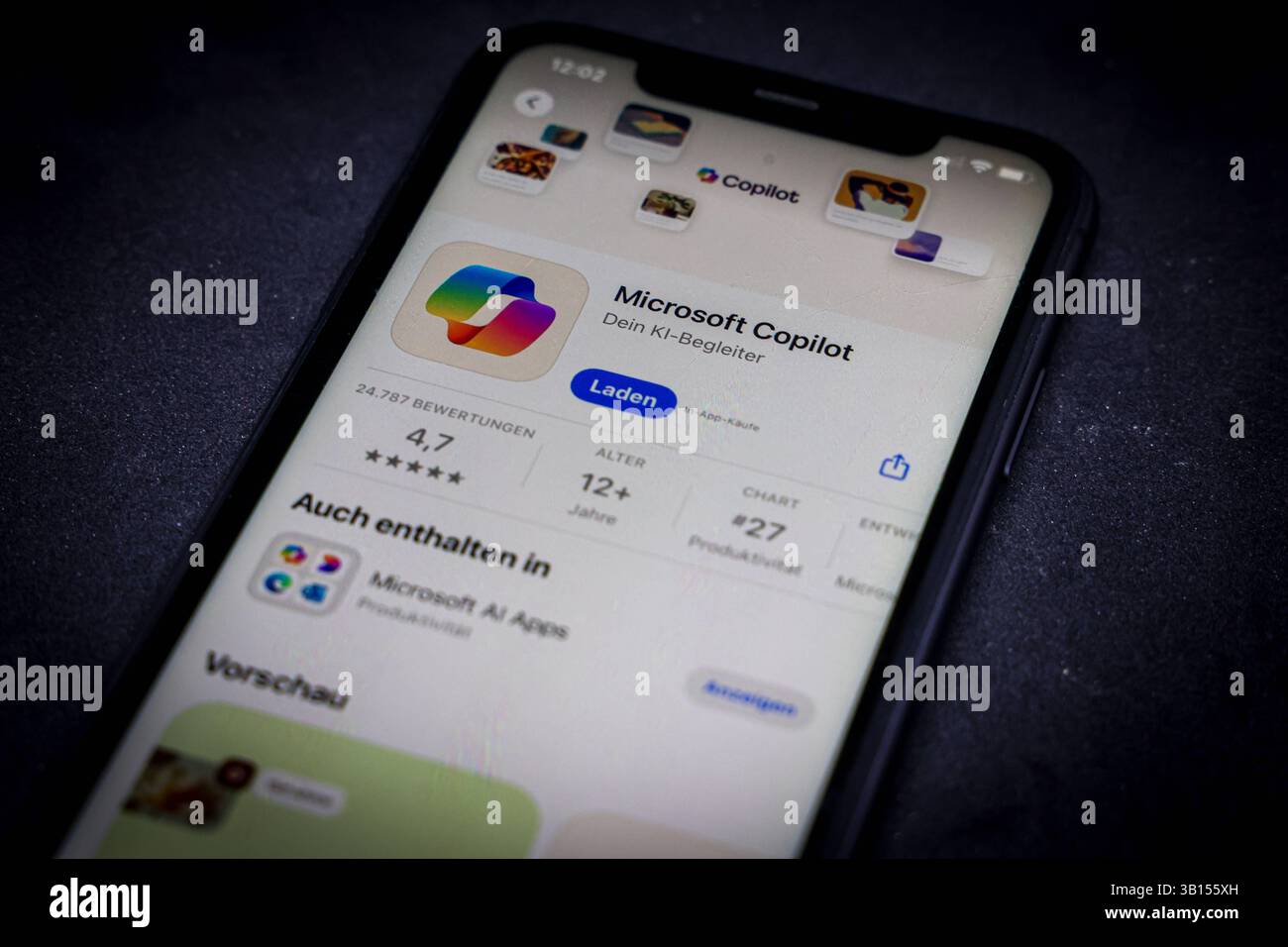Apple App Store auf einem iPhone. Beliebte Apps. Microsoft Copilot. // 20.04.2025 *** Apple App ...