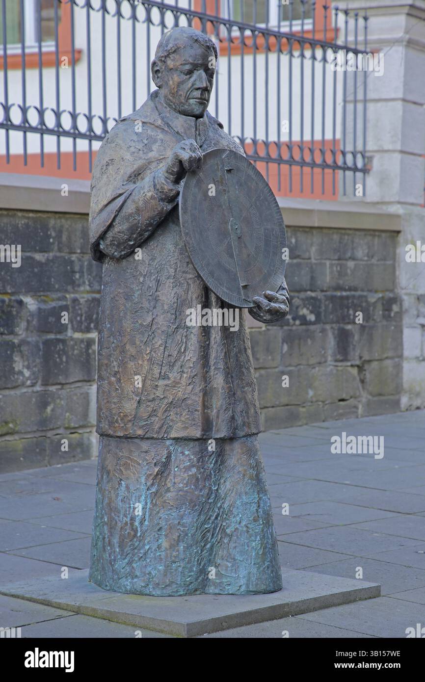Monument medieval philosopher mathematician hi-res stock photography ...