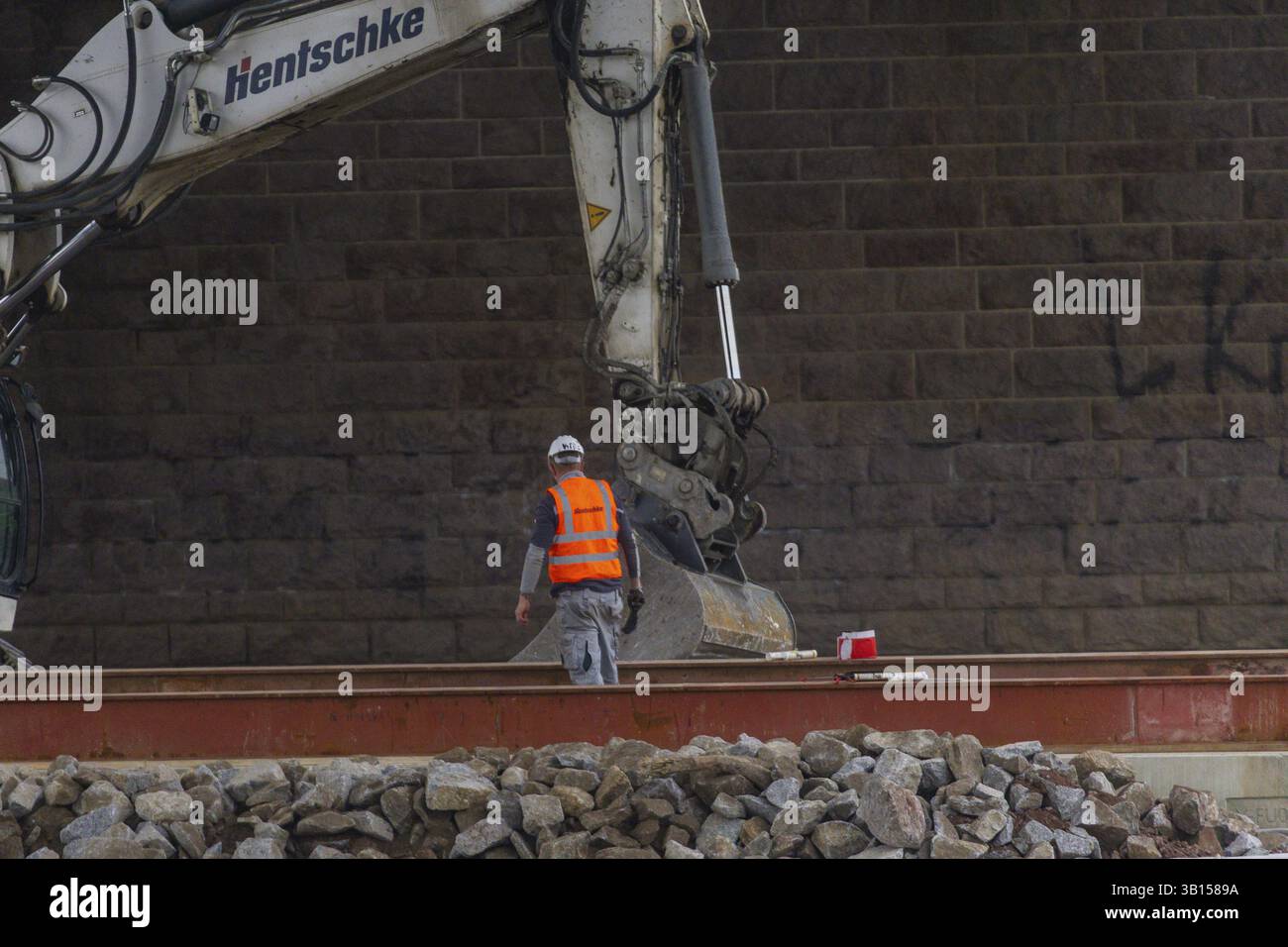 Following the partial collapse of the Carola Bridge, the demolition ...