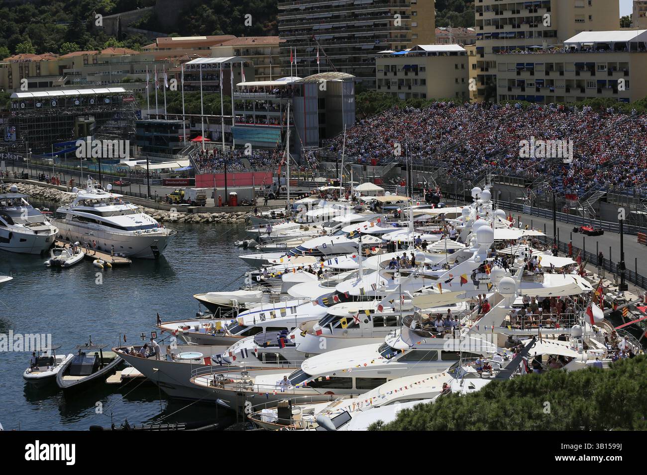 Spectators on yachts in Port Hercule, Formula 1 race, Formula 1, F1 ...