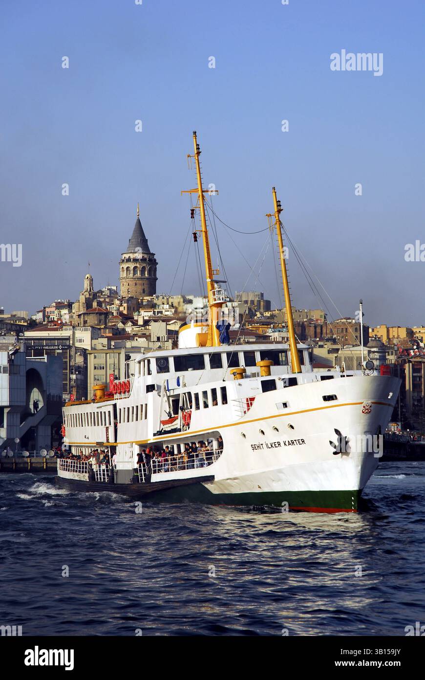Harbour ferry on the Bosphorus, Bogazici, between Eminoenue, Eminoenue ...