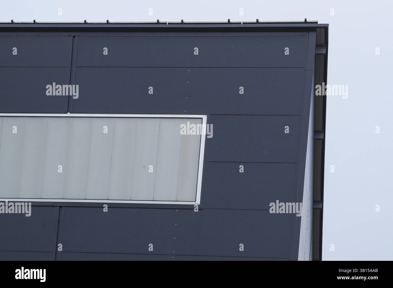 Featuring dark cladding hi-res stock photography and images - Alamy