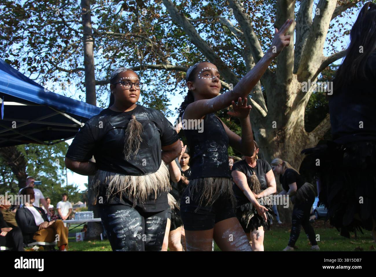 Indigenous teens australia hi-res stock photography and images - Alamy
