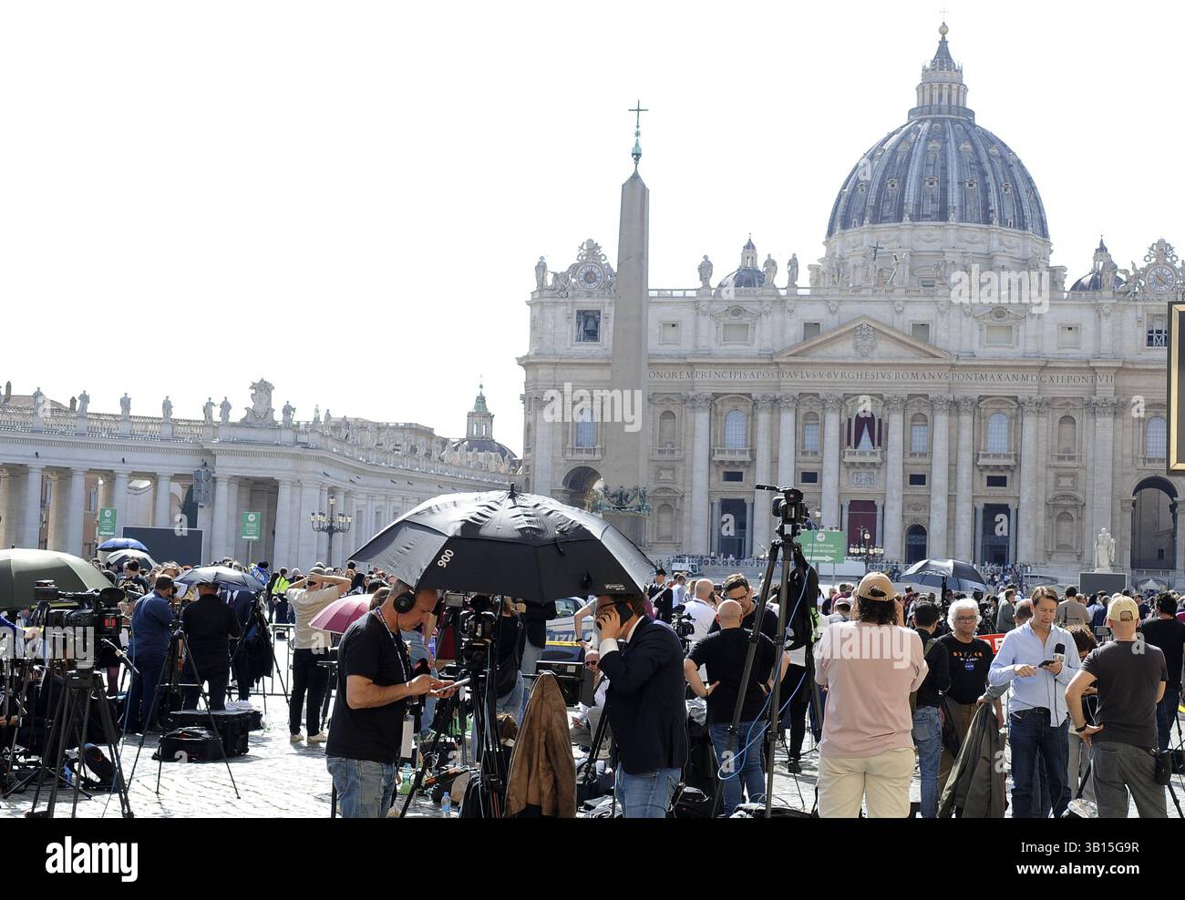 Italy, Rome, Vatican,April 25, 2025, Vatican, Pilgrims waiting in line ...