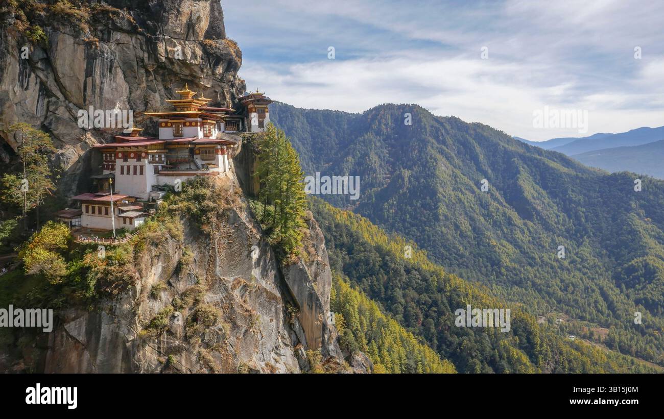 Landscape panorama of Paro Taktsang buddhist monastery aka Tiger's Nest ...