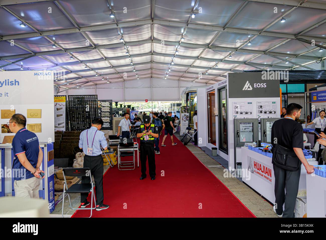 The second phase of the 137th Canton Fair kicks off in Guangzhou City ...