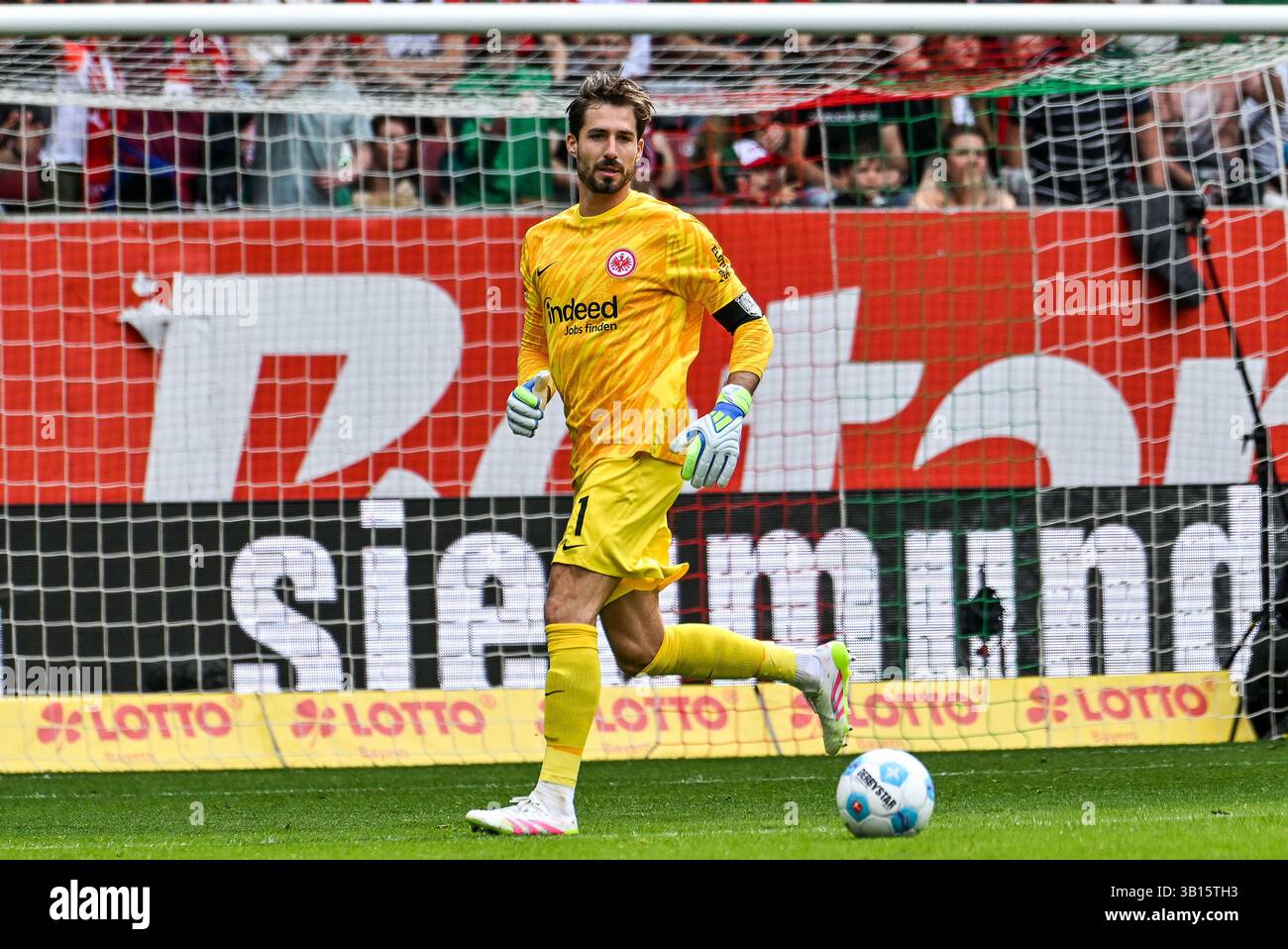 20.04.2025, WWK-Arena, Augsburg, GER, 1. FBL, FC Augsburg vs Eintracht ...