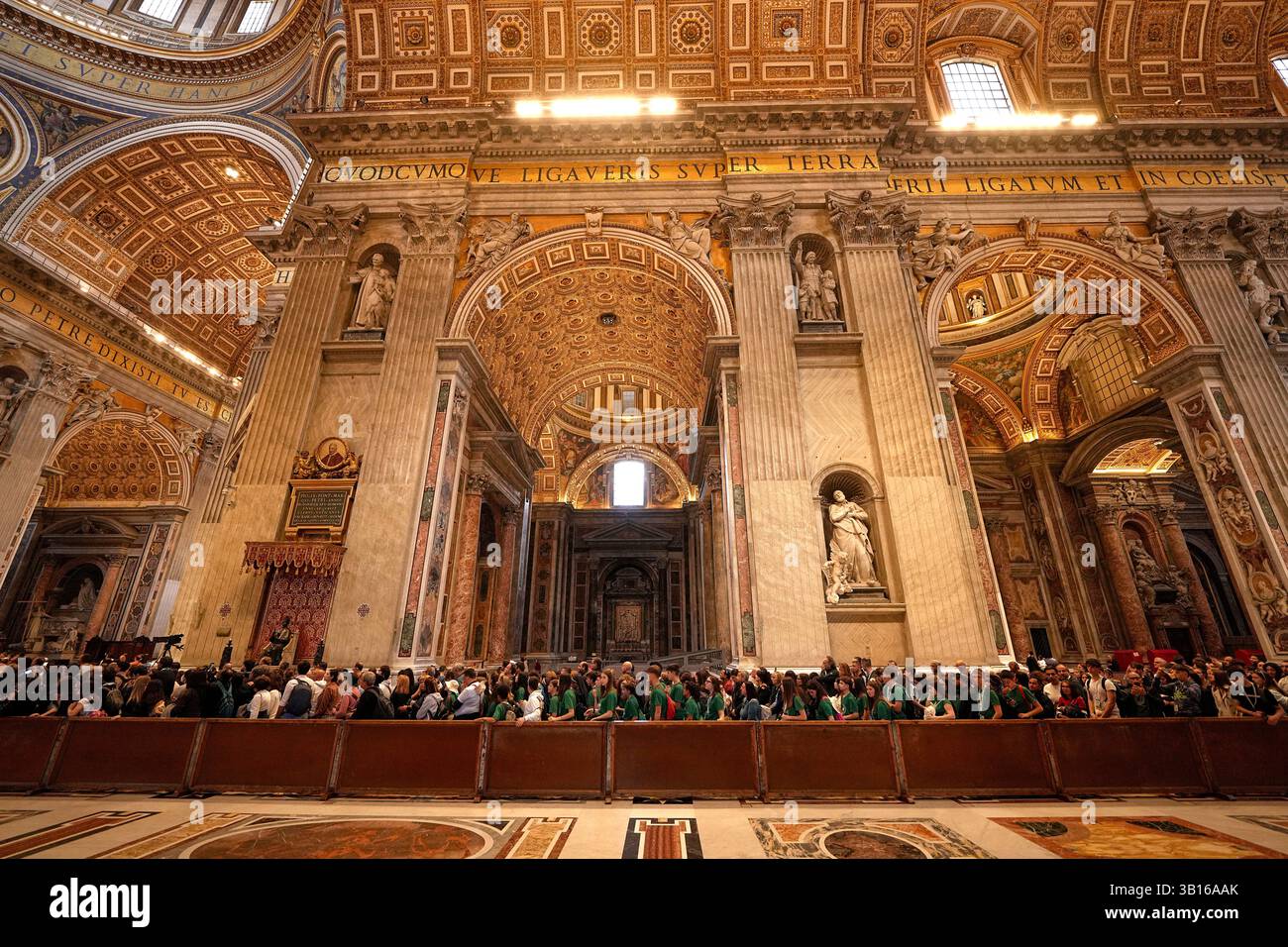 People wait in lines to pay their respects to the late Pope Francis ...