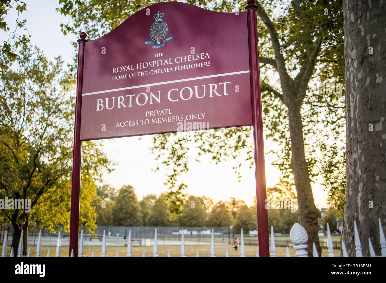 Burton court sign hi-res stock photography and images - Alamy